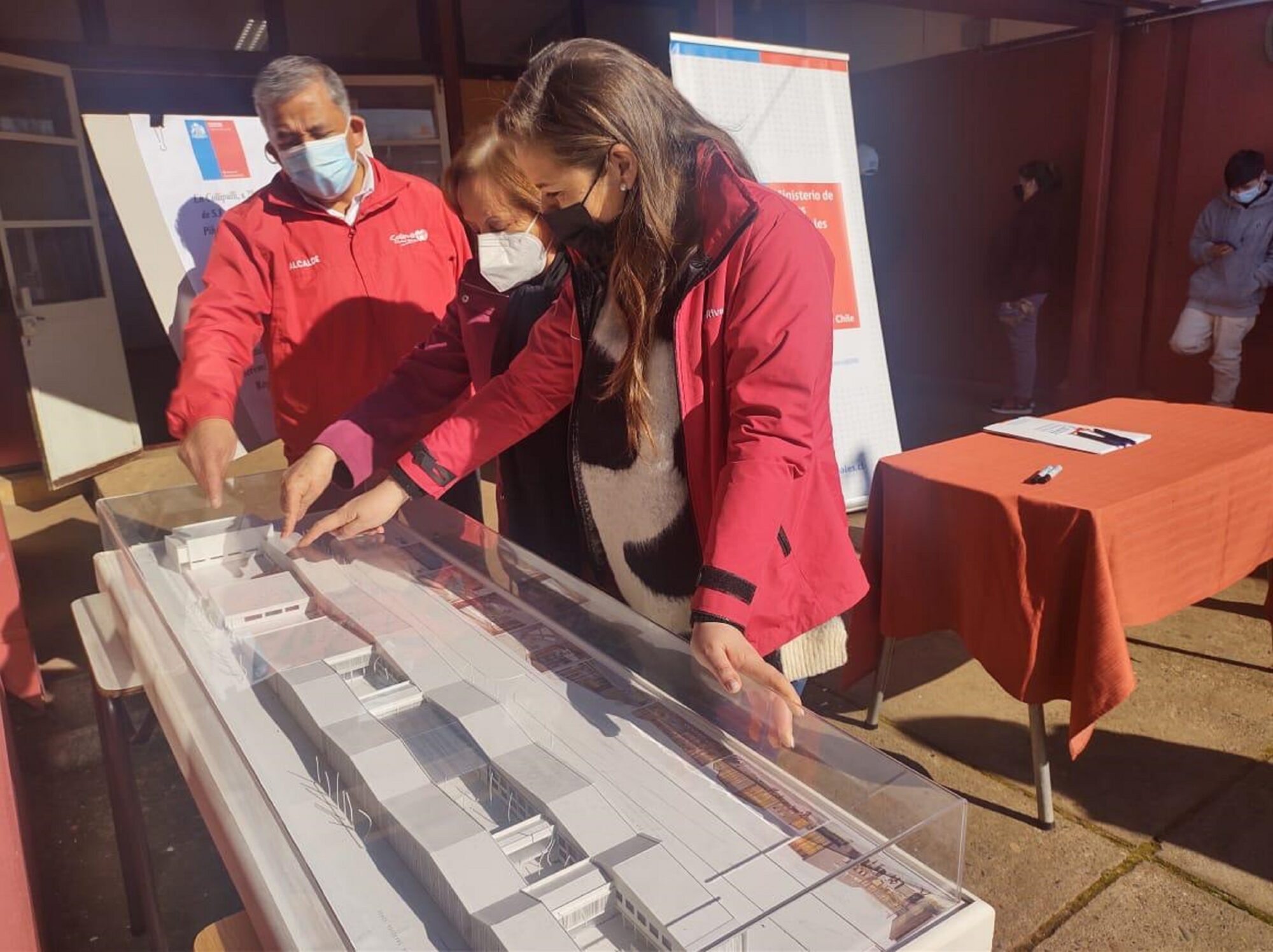 Bienes Nacionales entrega inmuebles para reconstrucción del Complejo ...